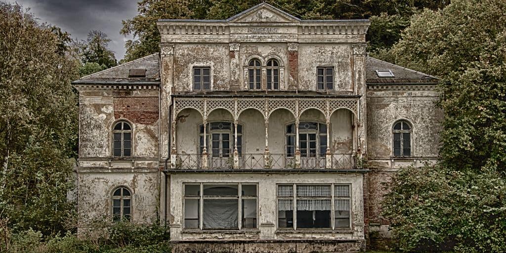 9 Types of Distressed Properties and How to Find Them | REtipster.com